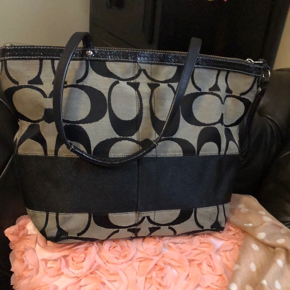 Coach | Bags | Coach Black And Beige Pursemediumclassic Coach Pattern ...